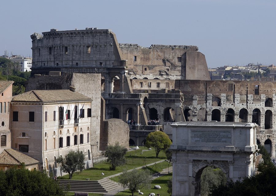 The Forum and the Colosseum | Holidays by Insight Guides | Discover ...